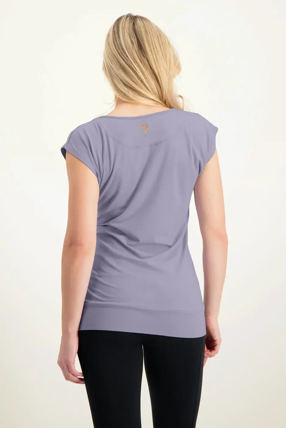 Asana Bamboe Yoga Tee | Lilac | Urban Goddess yoga wear – Urban Goddess ...