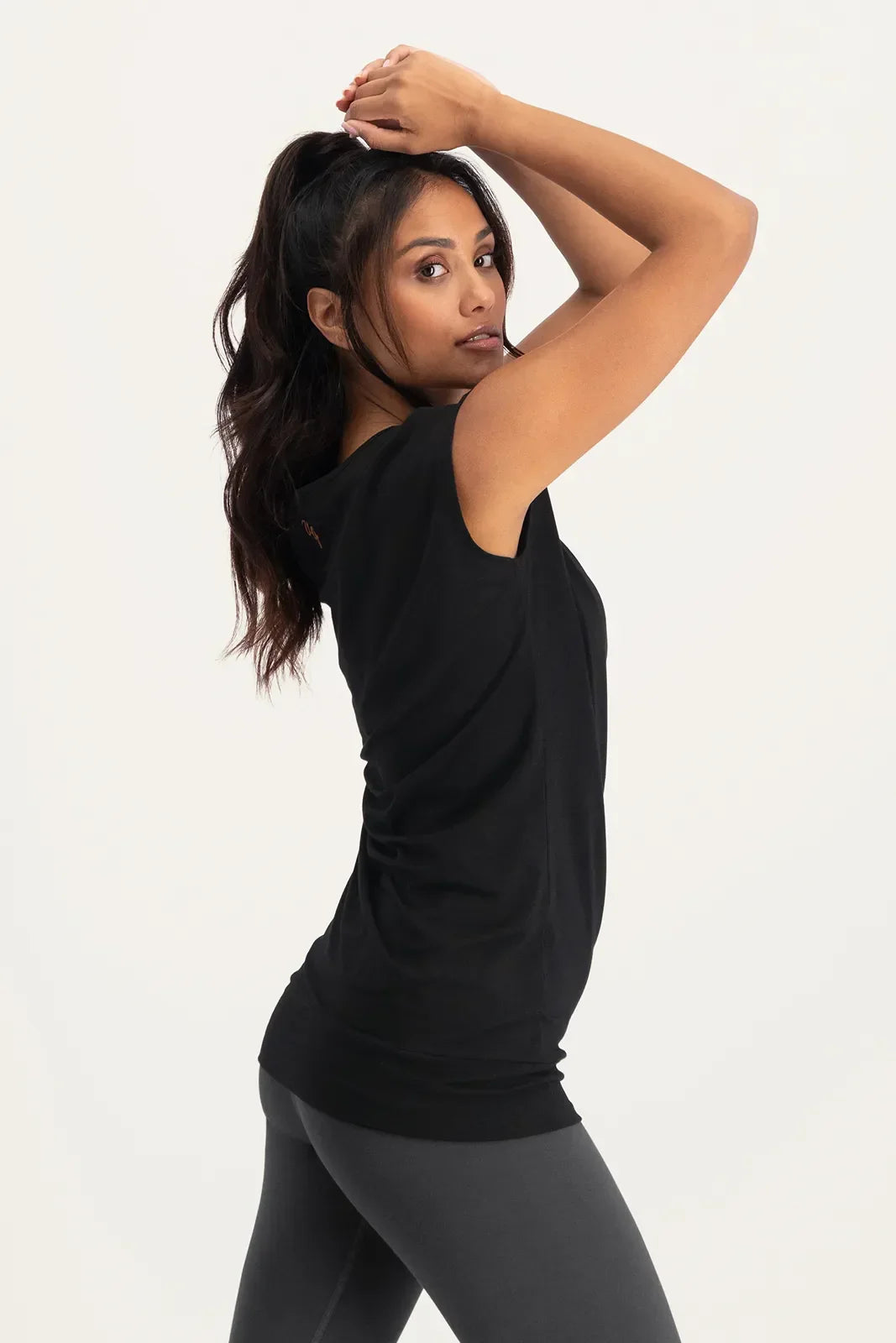 Asana Loose Fit Yoga Tee | Black| Urban Goddess yoga wear – Urban ...